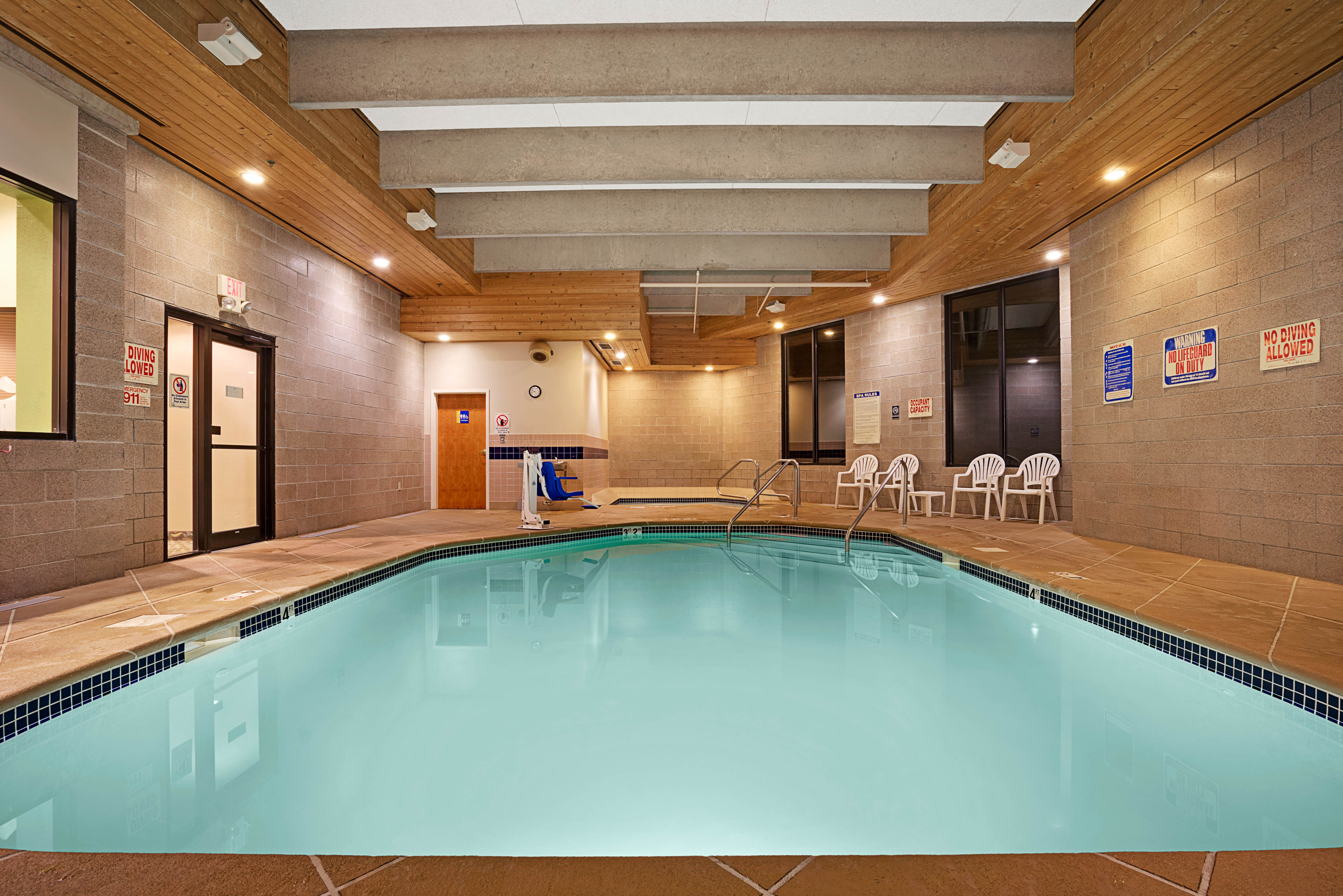 14600_Days_Inn_Eagan_MN_Pool_3_HDR - THG Properties
